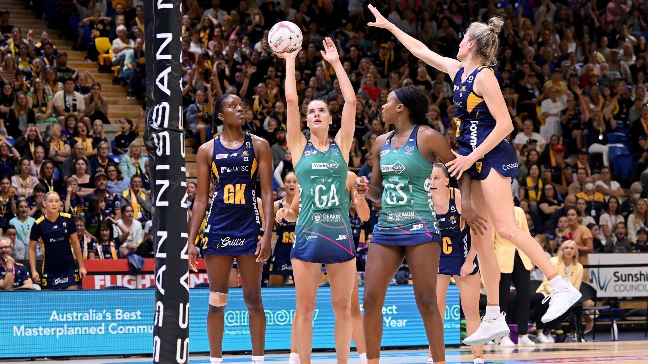 Austin saves Vixens with another game-winner - ESPN