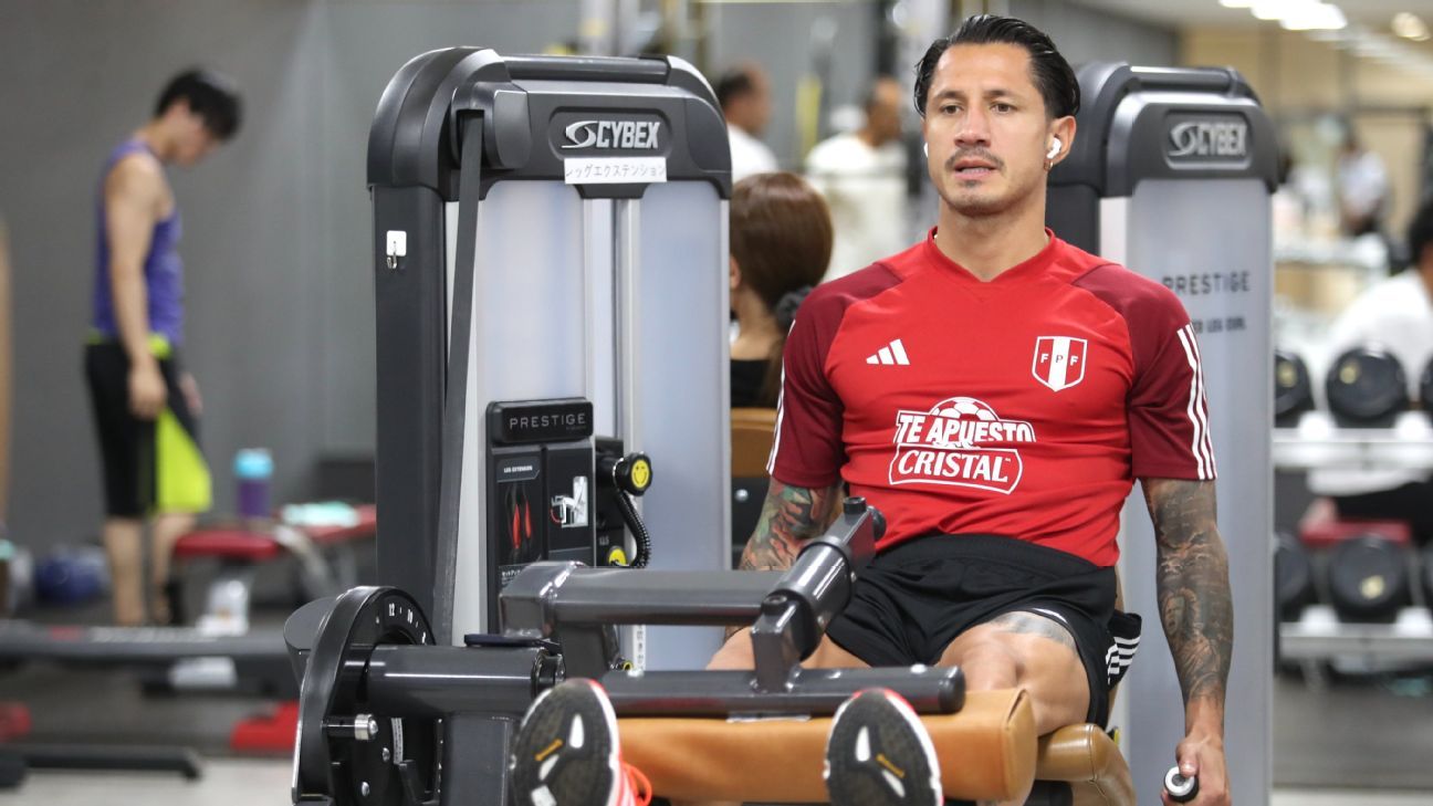 Lapadula se sumó a las prácticas de la Selección Peruana en Osaka - ESPN