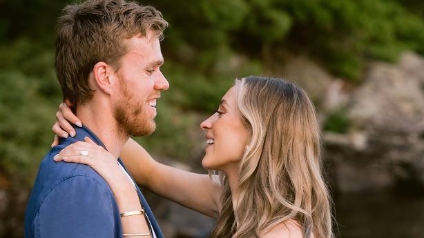 Oilers star Connor McDavid gets engaged - ESPN