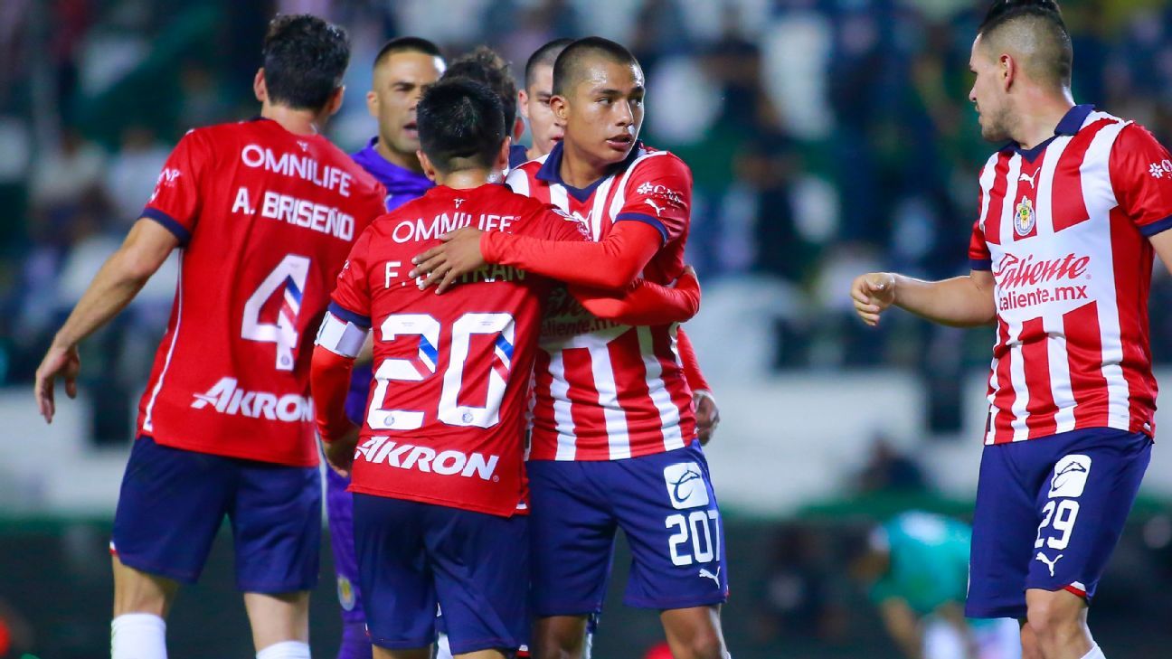 Juvenil Yael Padilla sale como titular con Chivas contra San Luis - ESPN