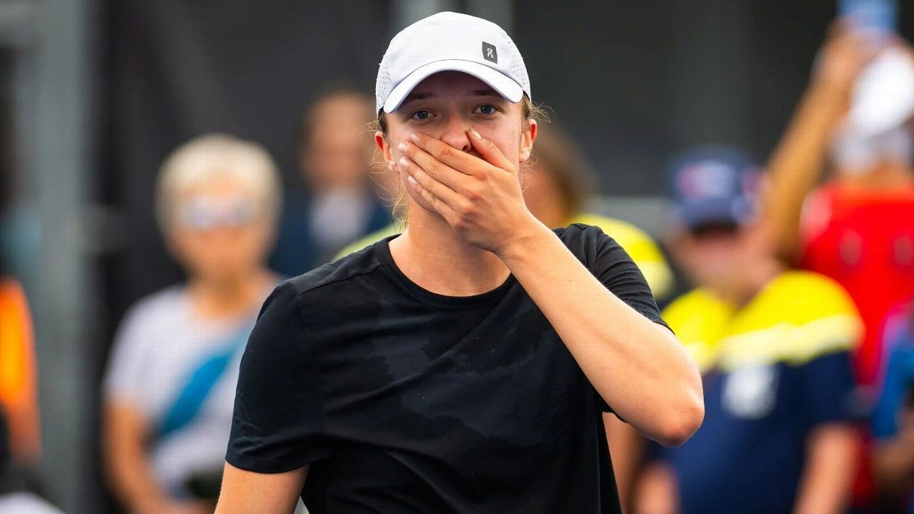 Swiatek contó el porqué de su curioso entrenamiento con una cinta en la ...