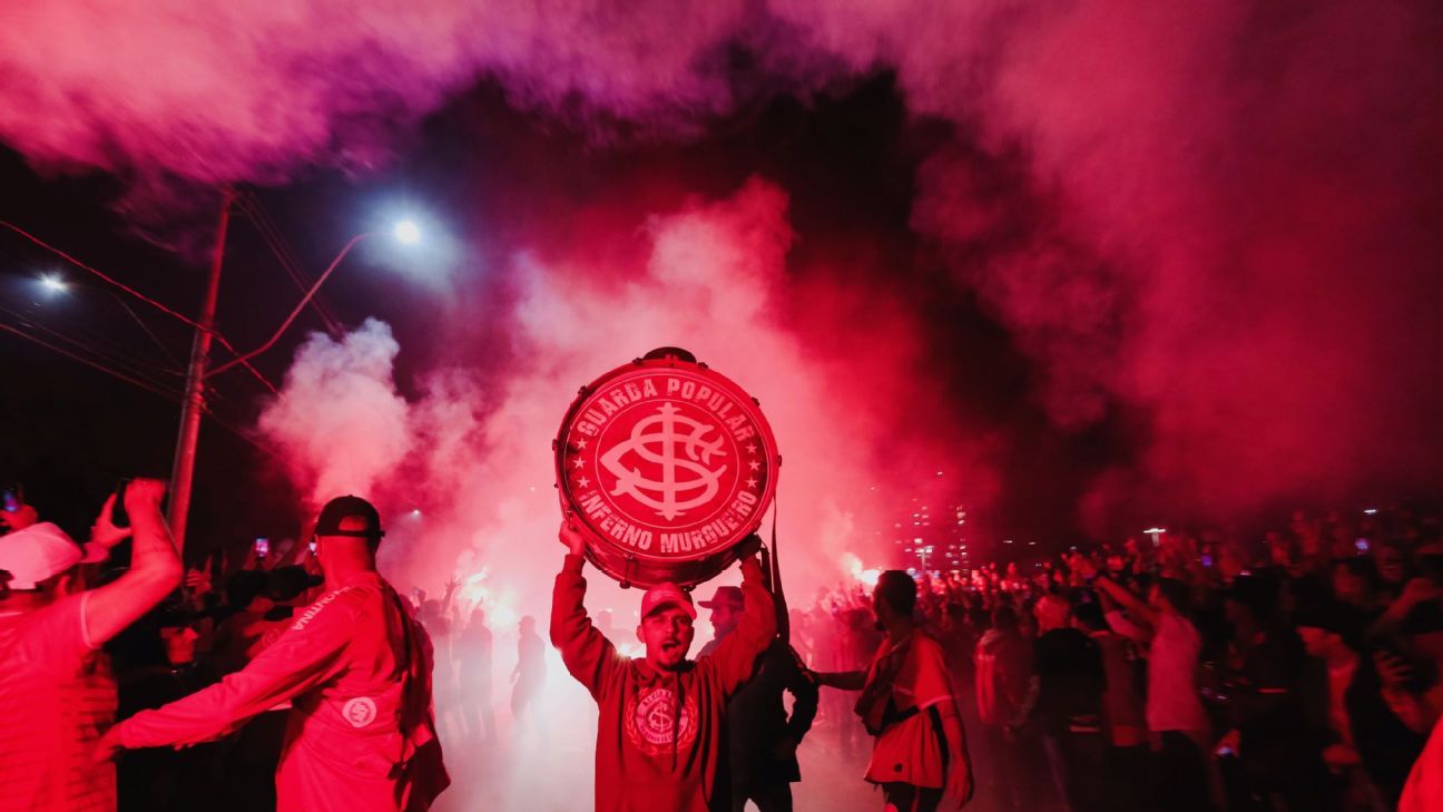 Torcida do Inter prepara 'rua de fogo' antes de jogo contra o River - ESPN