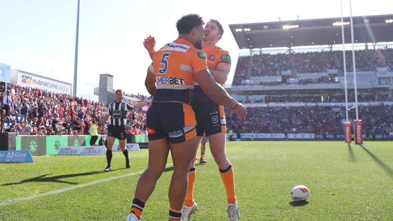 NRL Round 25 Knights beat Souths, strike huge blow in top-eight race - ESPN