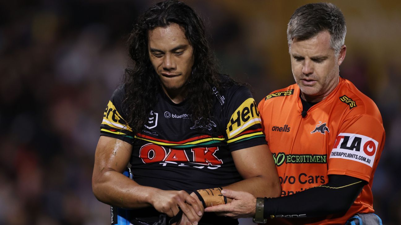 NRL Round 26 Panthers star Jerome Luai suffers shoulder injury against ...