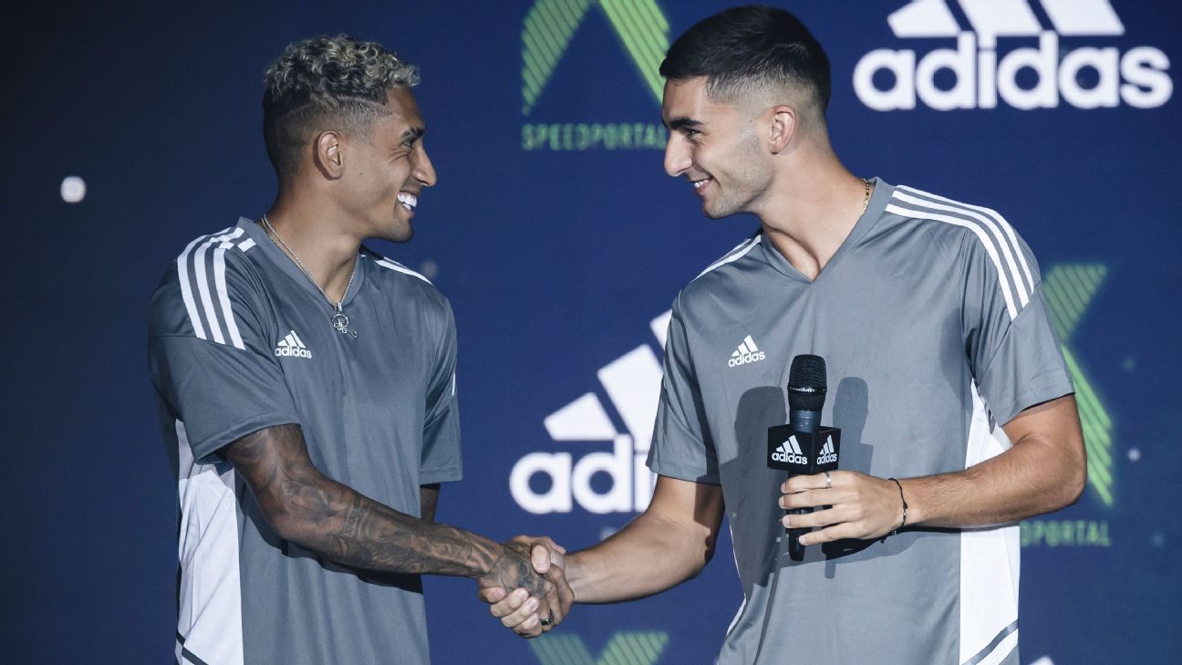 Transfer Talk: Chelsea eye Raphinha, Torres double deal - ESPN