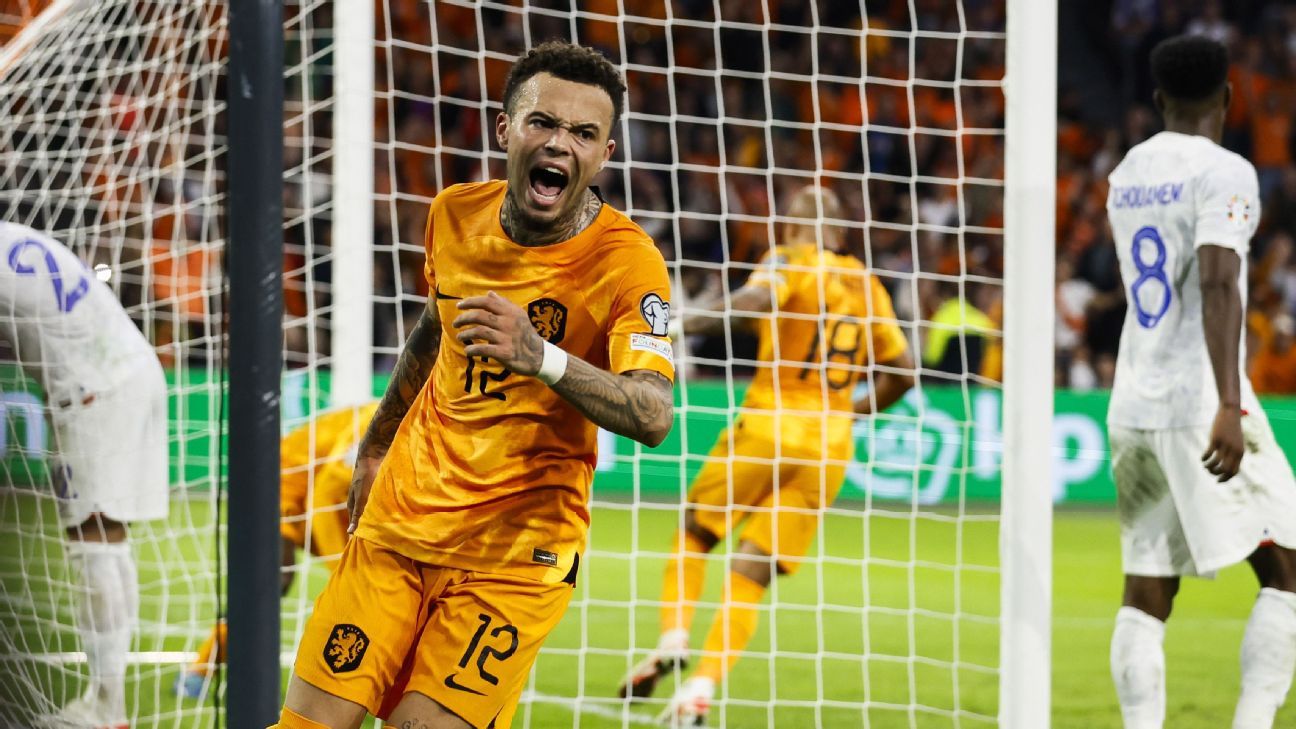 De Boer en Van Persie over Oranje, Feyenoord-uitblinker Hartman en de crisis bij Ajax - ESPN