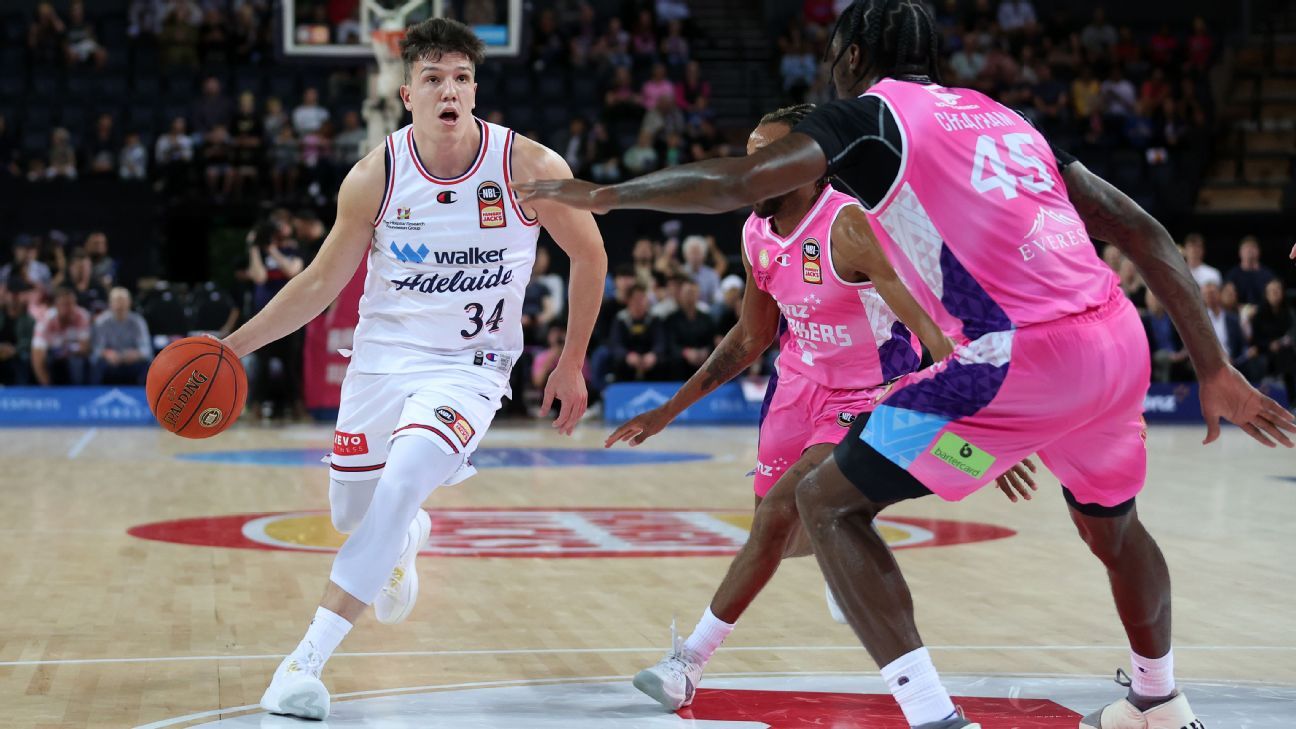 NBL Zylan Cheatham injured as Adelaide 36ers upset NZ Breakers - ESPN
