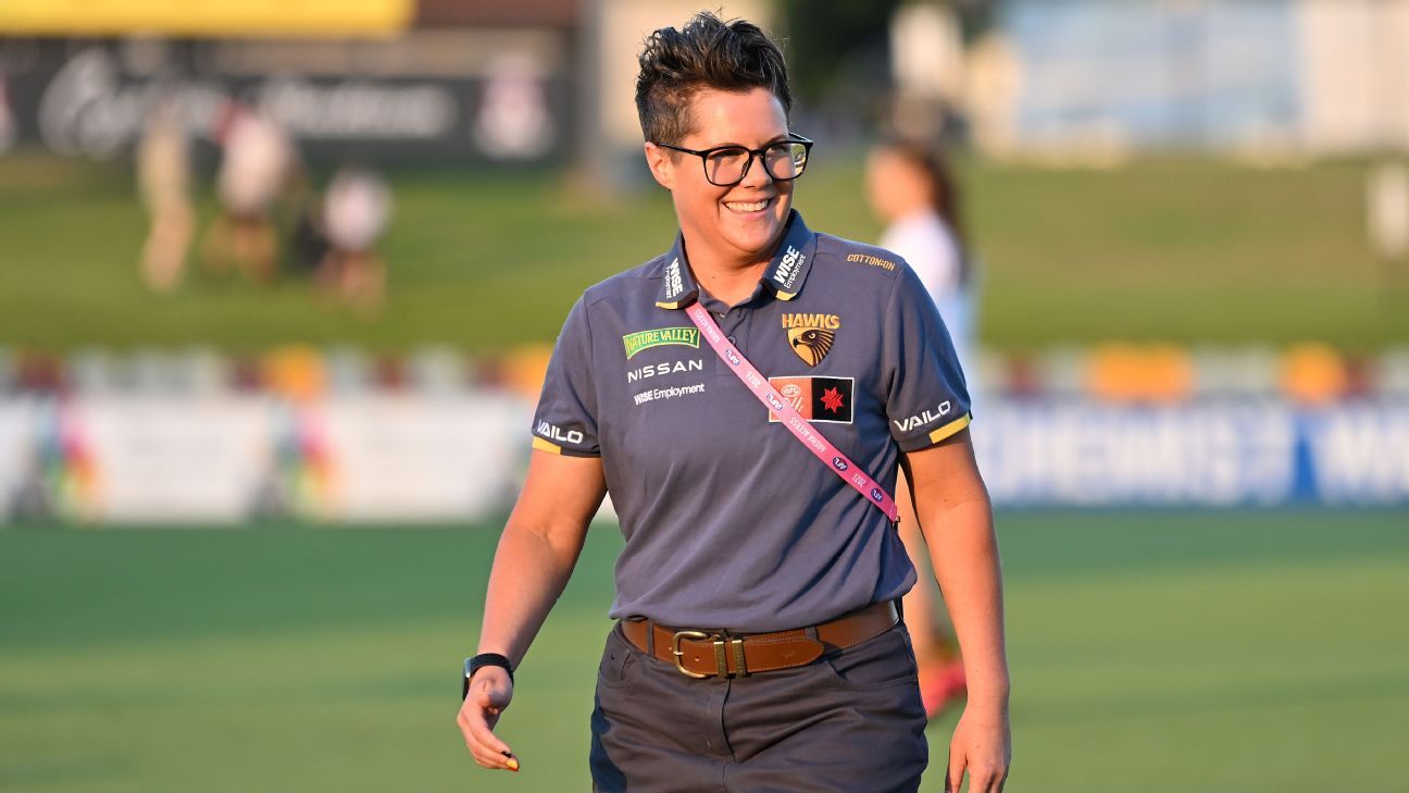 AFLW's first flag coach Bec Goddard announces retirement - ESPN