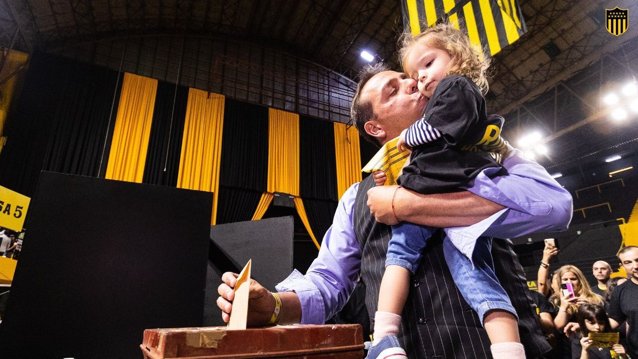 Ignacio Ruglio, reelecto como Presidente de Peñarol en votación récord ...
