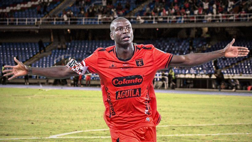 El capitán Adrián Ramos seguirá con América para 2024 - ESPN