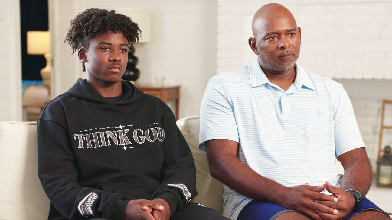 Fort Myers baseball player's parents file discrimination suit - ESPN