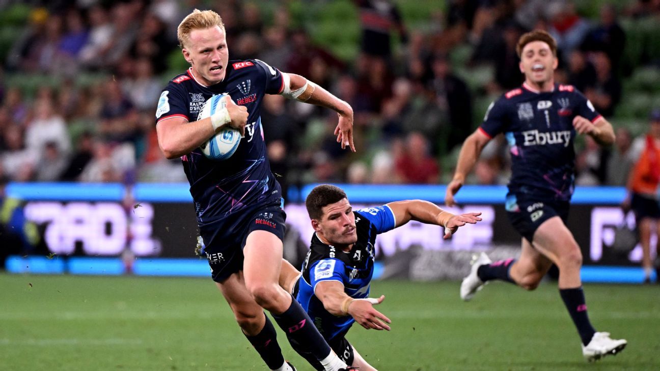 The two minutes that highlighted Joe Schmidt's Carter Gordon conundrum ...