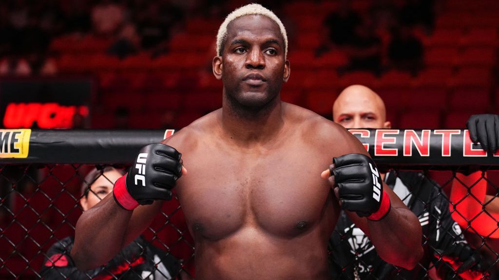 UFC 299: Cubano de 2,01m destrói rival em 17s em estreia no Ultimate - ESPN