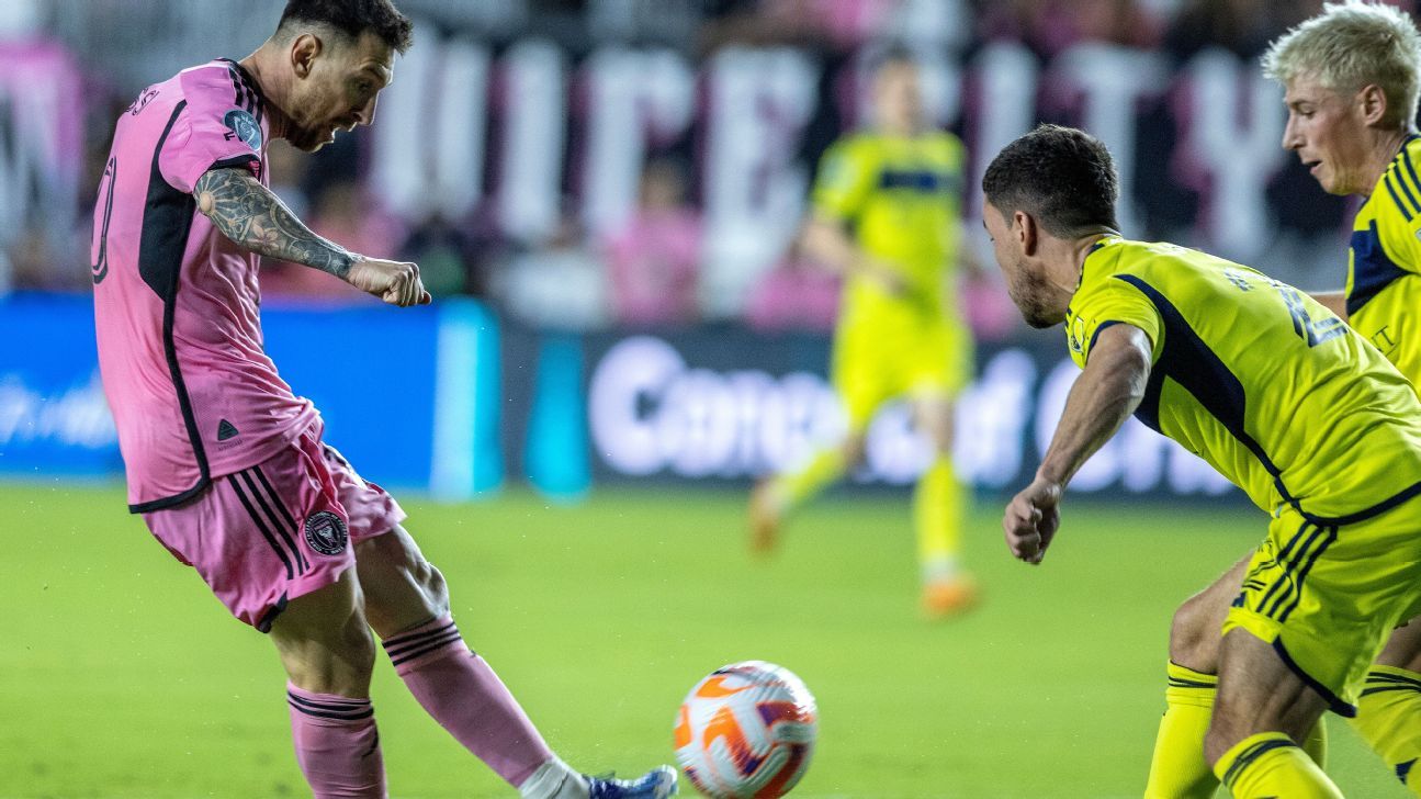 El insólito momento que vivió Messi mientras le gritaban por Cristiano ...