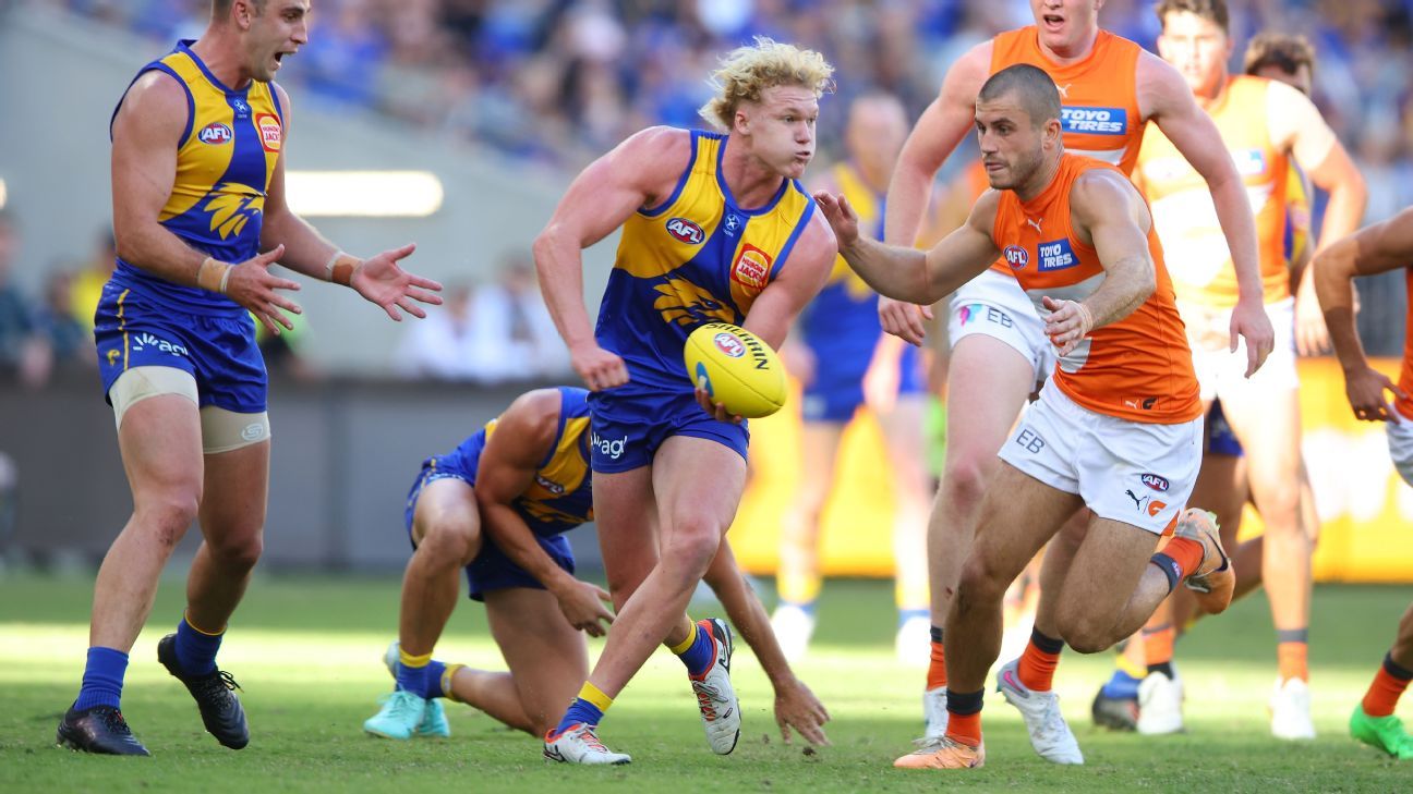 Ginbey returns to Eagles training after 'mistake' - ESPN