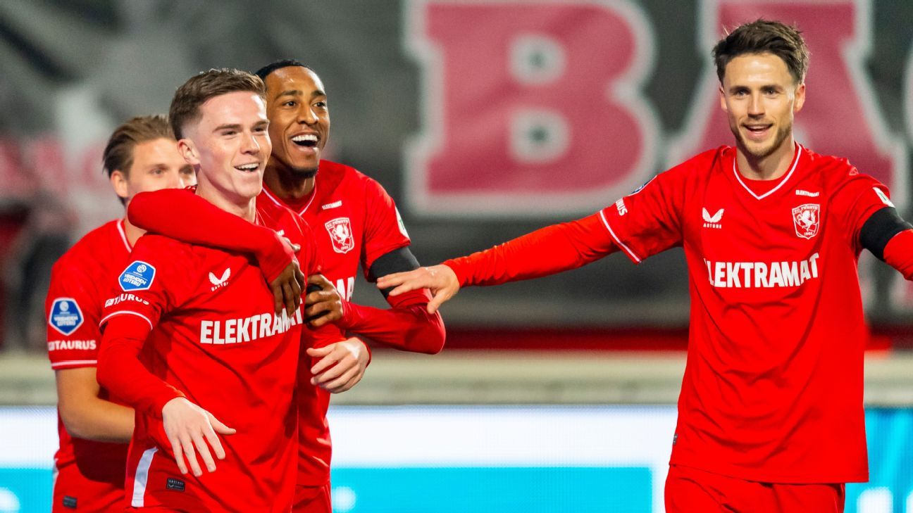 Twente-spelers blijven Brenet steunen: "Wij zijn één familie" - ESPN