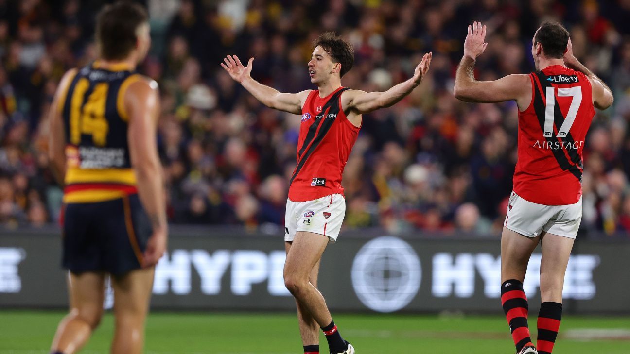 Essendon's Martin strikes late to sink Crows - ESPN