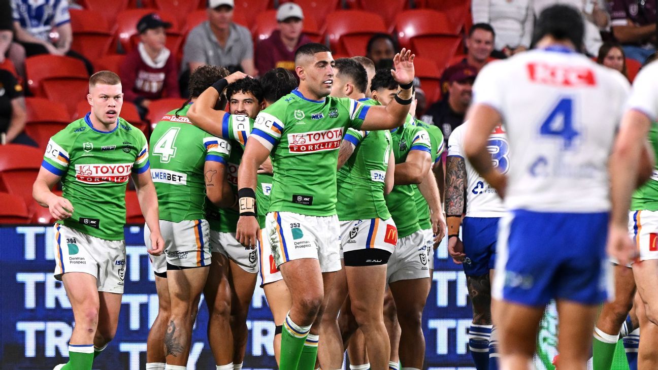NRL: Young's double helps Raiders to chaotic win over Dogs - ESPN
