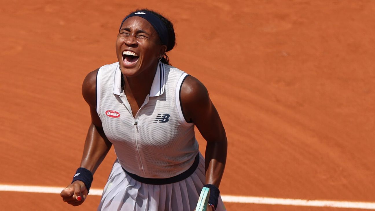 Coco Gauff, Iga Swiatek to meet in French Open semifinals - ESPN