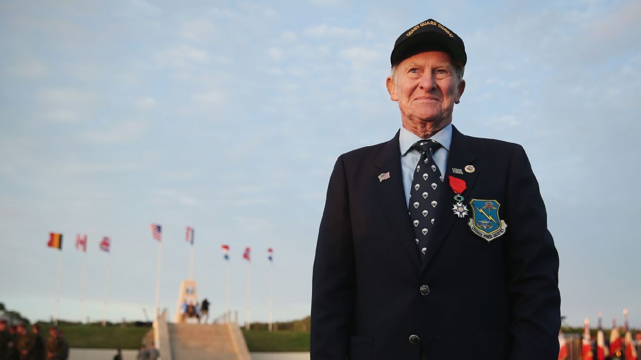 WWII vet and former baseball player speaks of D-Day one last time - ESPN
