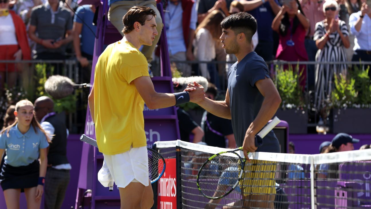 Carlos Alcaraz falls to Jack Draper in Queen's Club 2nd round - ESPN