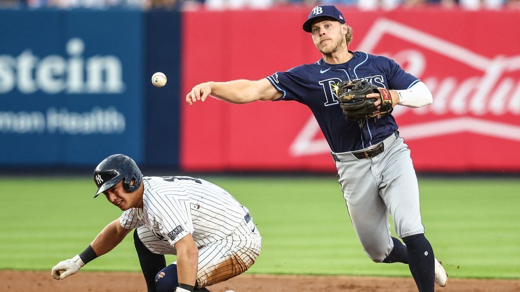 Rays' Taylor Walls says gesture not intended as Trump endorsement - ESPN