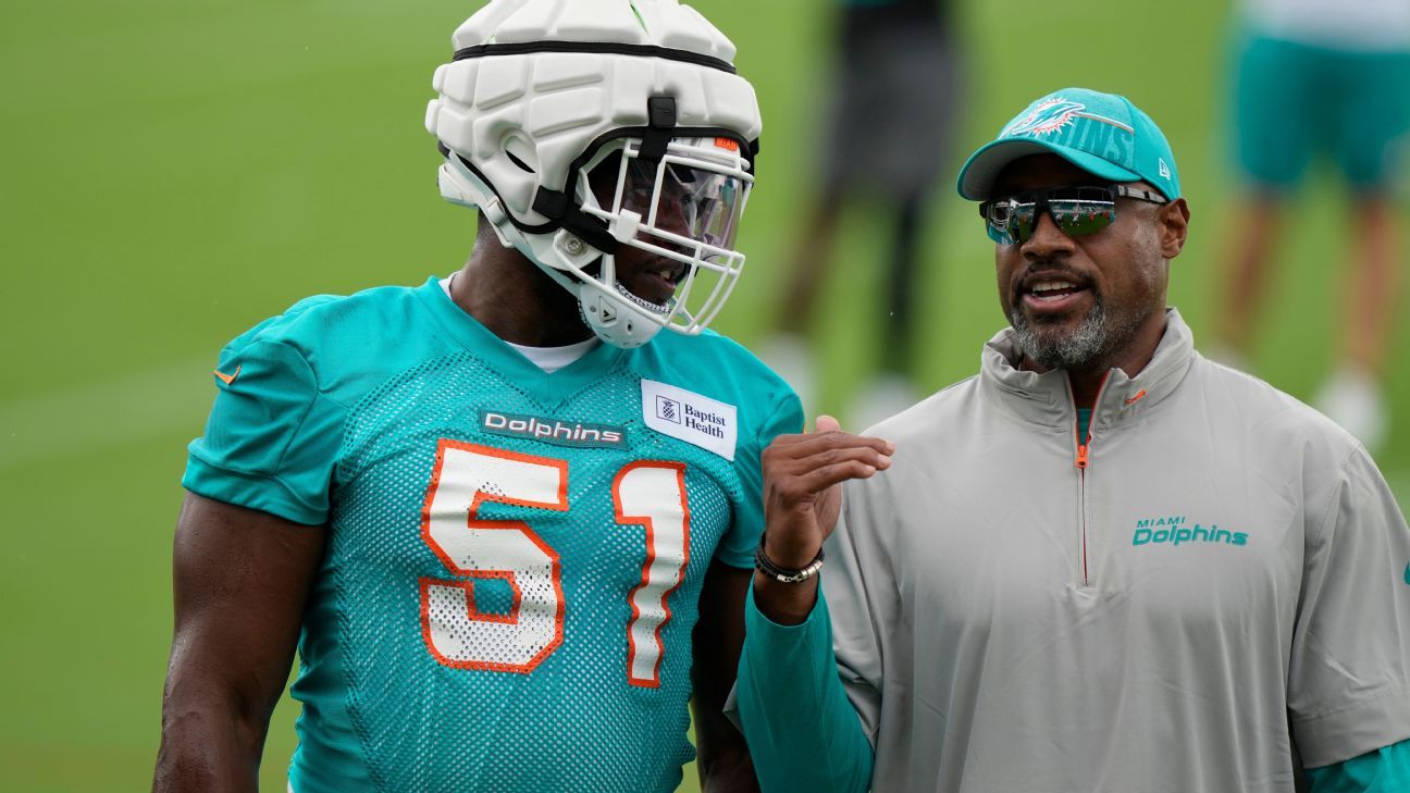 How new DC Anthony Weaver has connected with Dolphins defenders - ESPN