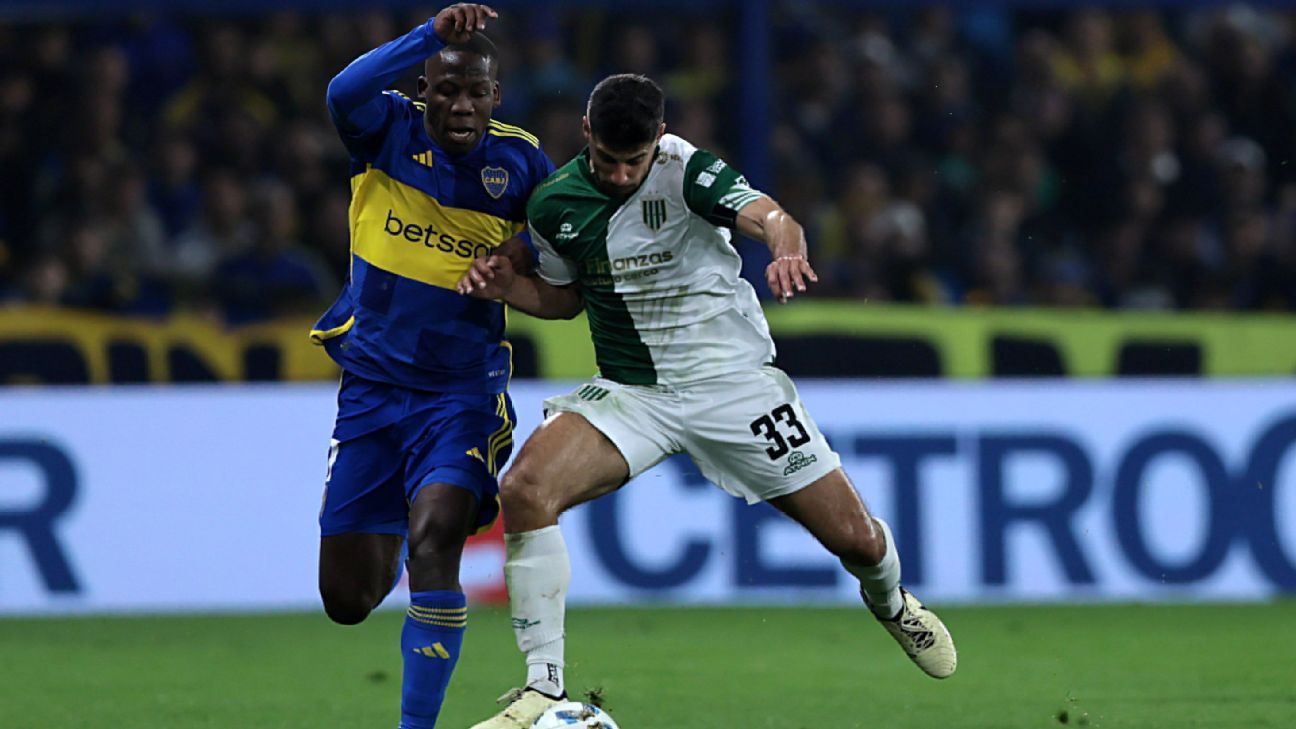 Brilló y fue ovacionado: Advíncula dio una asistencia en la victoria de ...