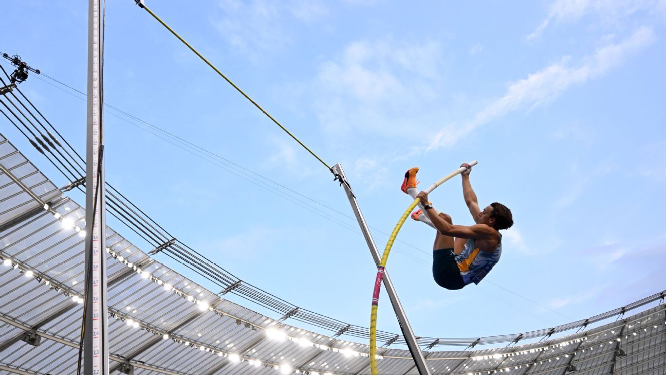 Armand Duplantis clears 6.26 meters, sets pole vault world record - ESPN
