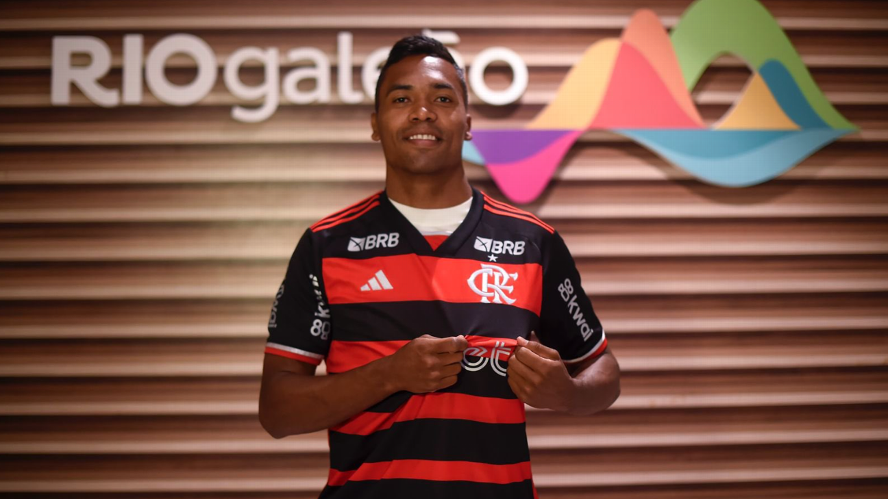 Alex Sandro chega ao Flamengo, se coloca à disposição de Tite e exalta ...