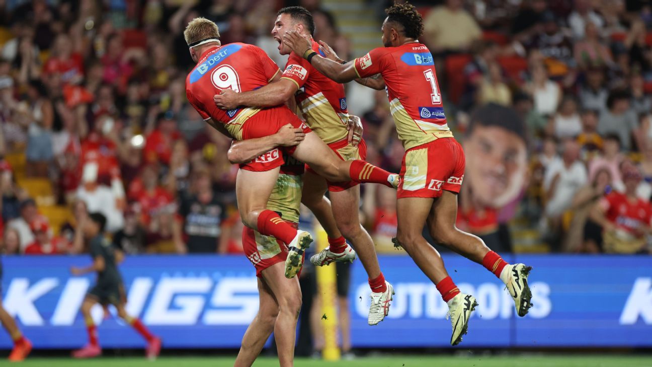 NRL: Battle for Brisbane fizzles as Wayne and his Fins take the city - ESPN