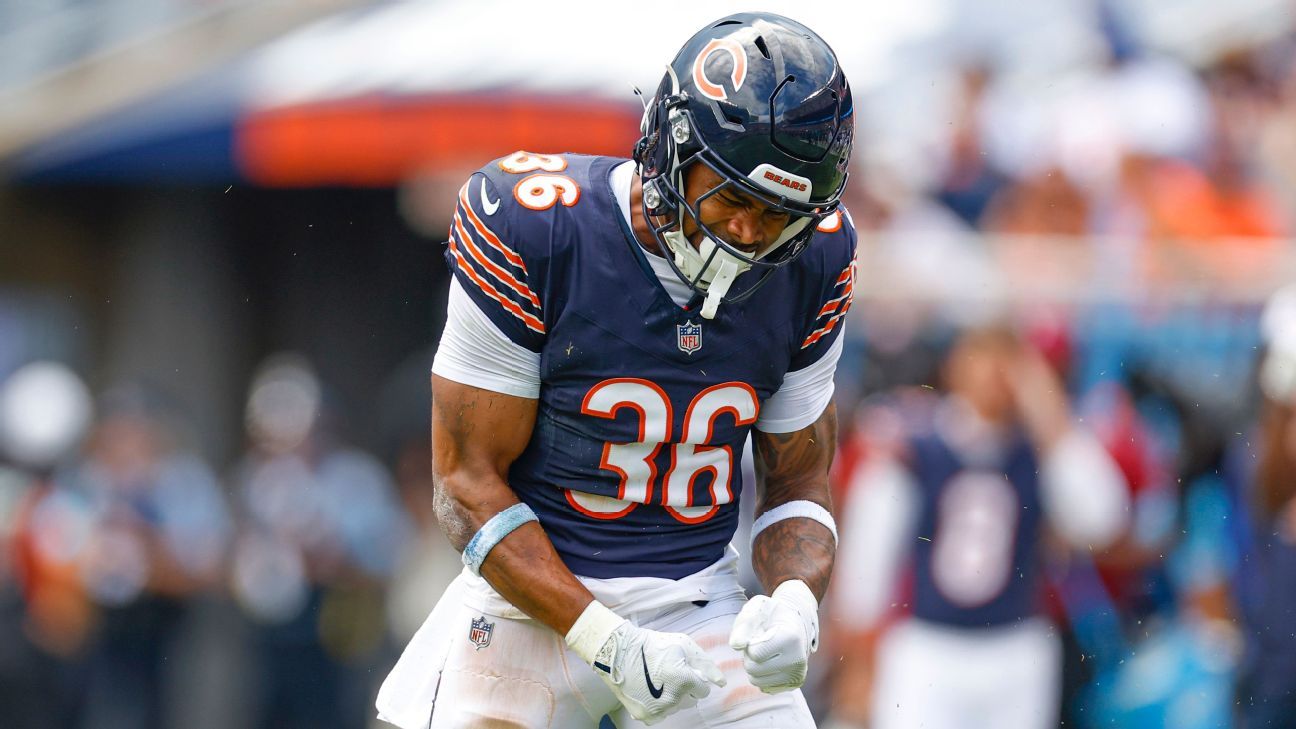 Jonathan Owens returns blocked punt for Bears' first TD - ESPN