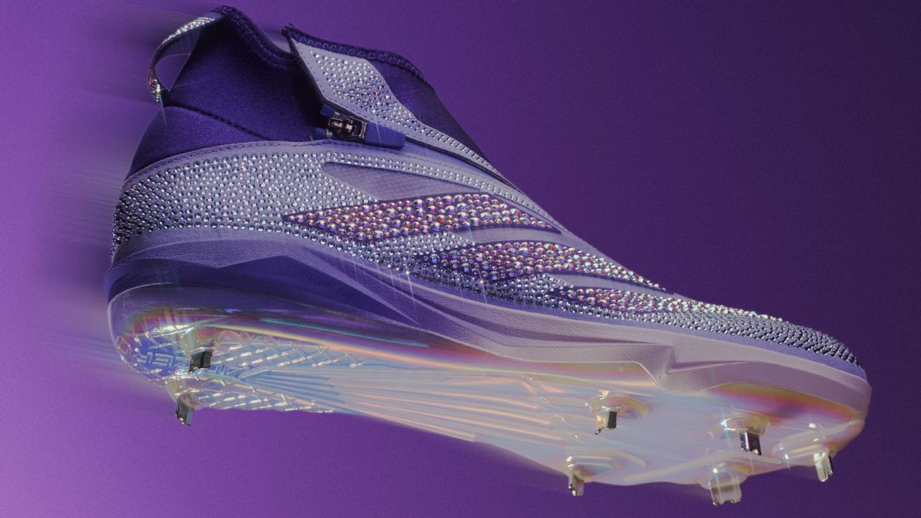 Julio Rodríguez partners with Swarovski on limited-edition cleats - ESPN