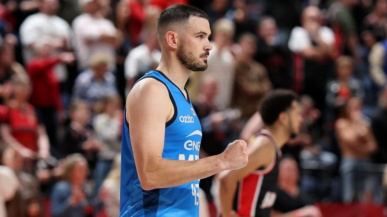 NBL: Goulding fires as Melbourne sink NBL leaders Illawarra - ESPN