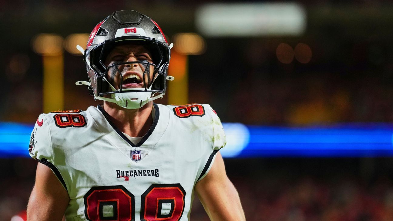 Bucs TE Cade Otton picking up where Evans, Godwin left off - ESPN