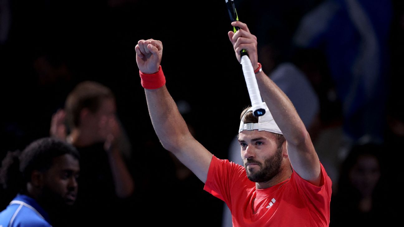 Australian Open: Jacob Fearnley to face Alexander Zverev in third-round ...