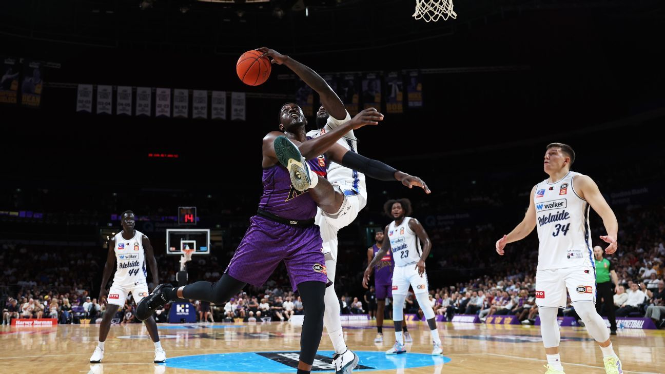 Kendric Davis, Montrezl Harrell fire Sixers to finals upset of Kings - ESPN