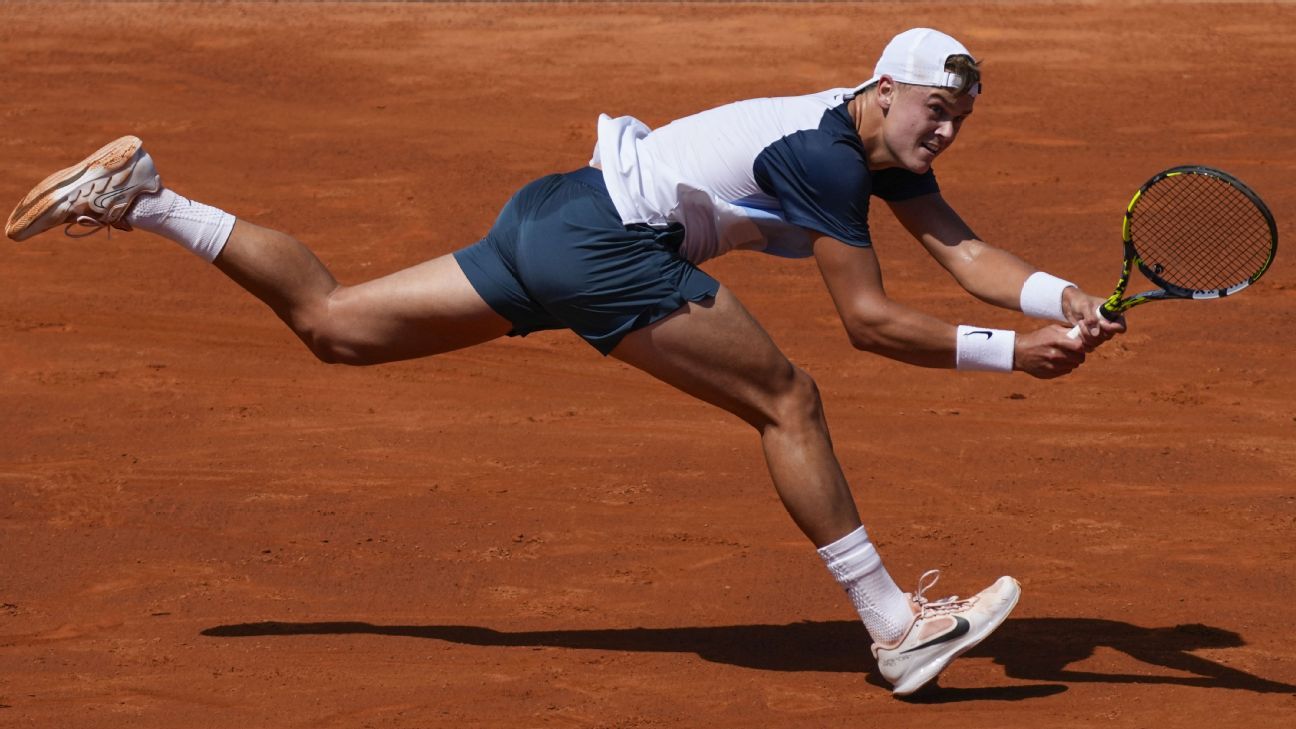 Rune brilló en Barcelona para llegar a la final y volver al Top 10 ...