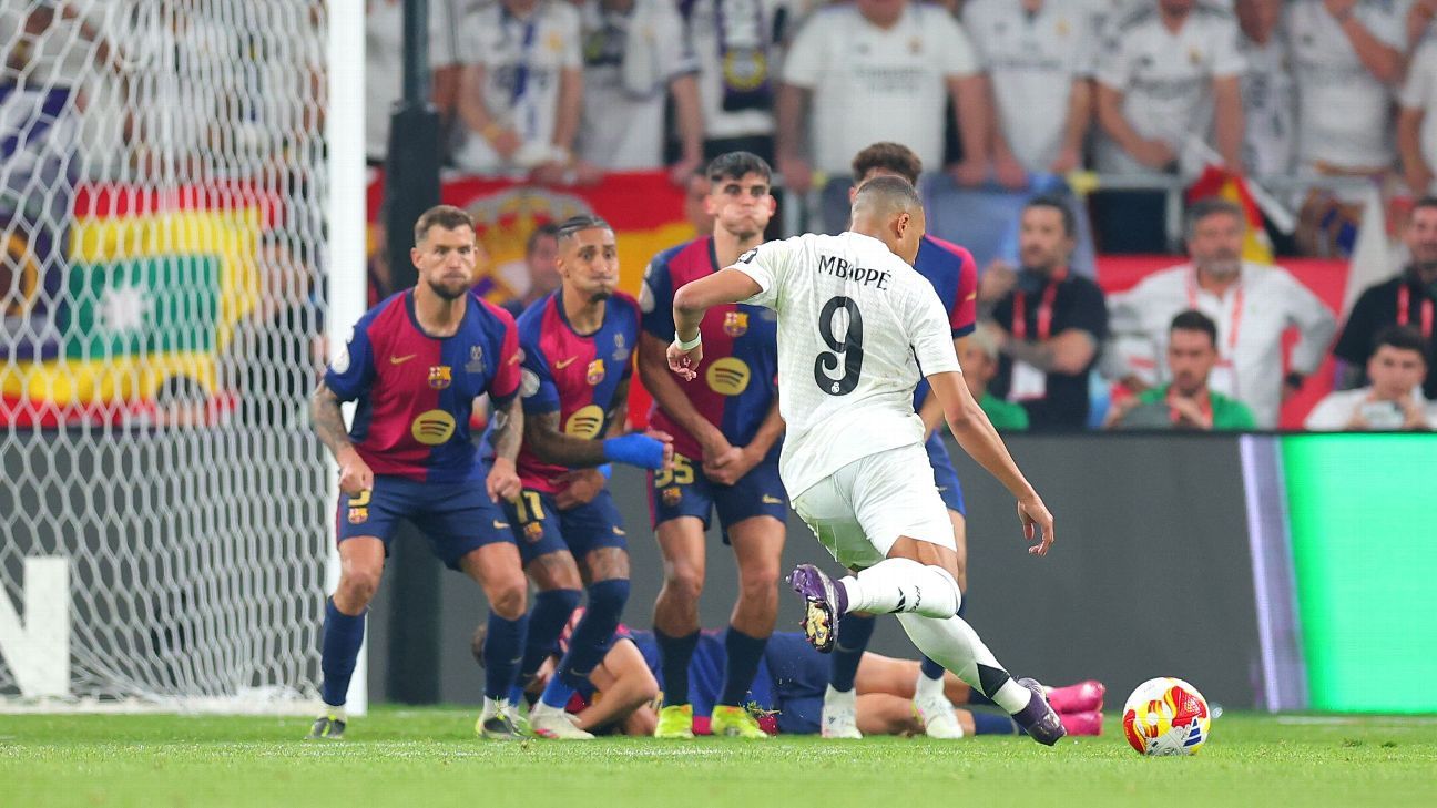 Mbappé marcó su primer gol de tiro libre y empató la final para Real Madrid ante Barcelona - ESPN