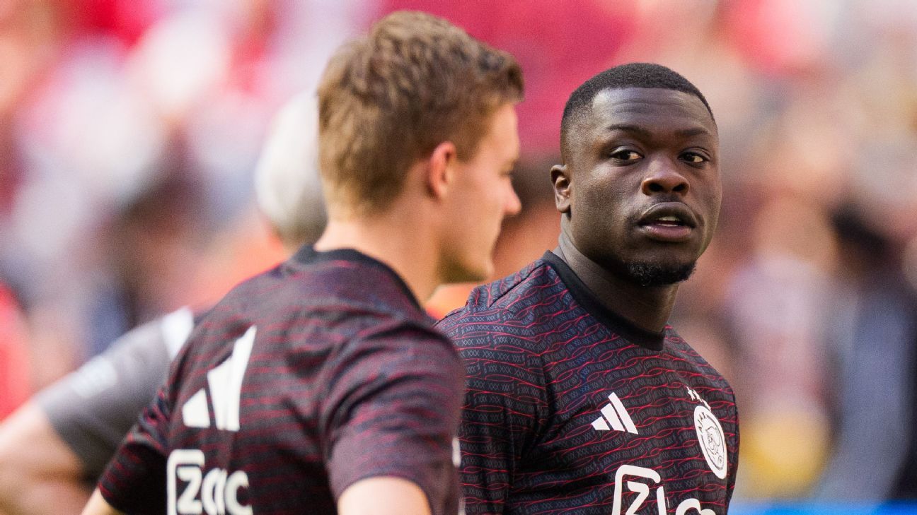 Ajax reist met Brobbey en Šutalo af naar Groningen: "Gaat om een mooi seizoen nog mooier maken ...
