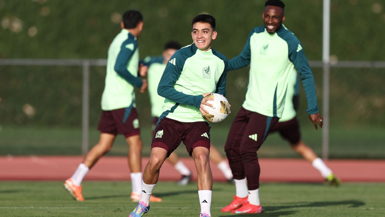 Gilberto Mora, oficialmente el jugador más jóven en debutar con México ...