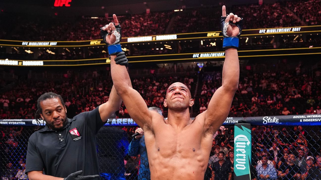 Árbitro do UFC é alvo de críticas após nocaute de Robocop em Hermansson ...