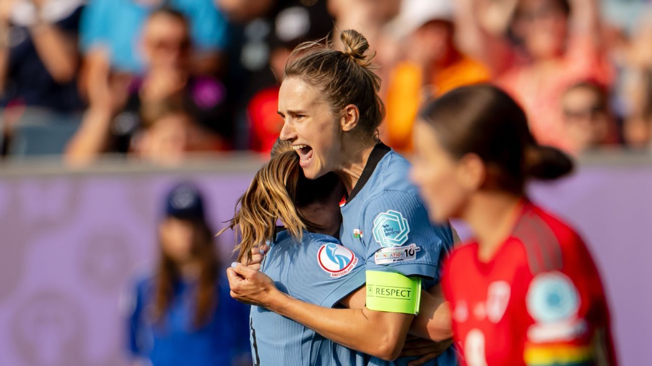 Leeuwinnenpraat over piekende Miedema: "Dan is zij misschien wel de ...