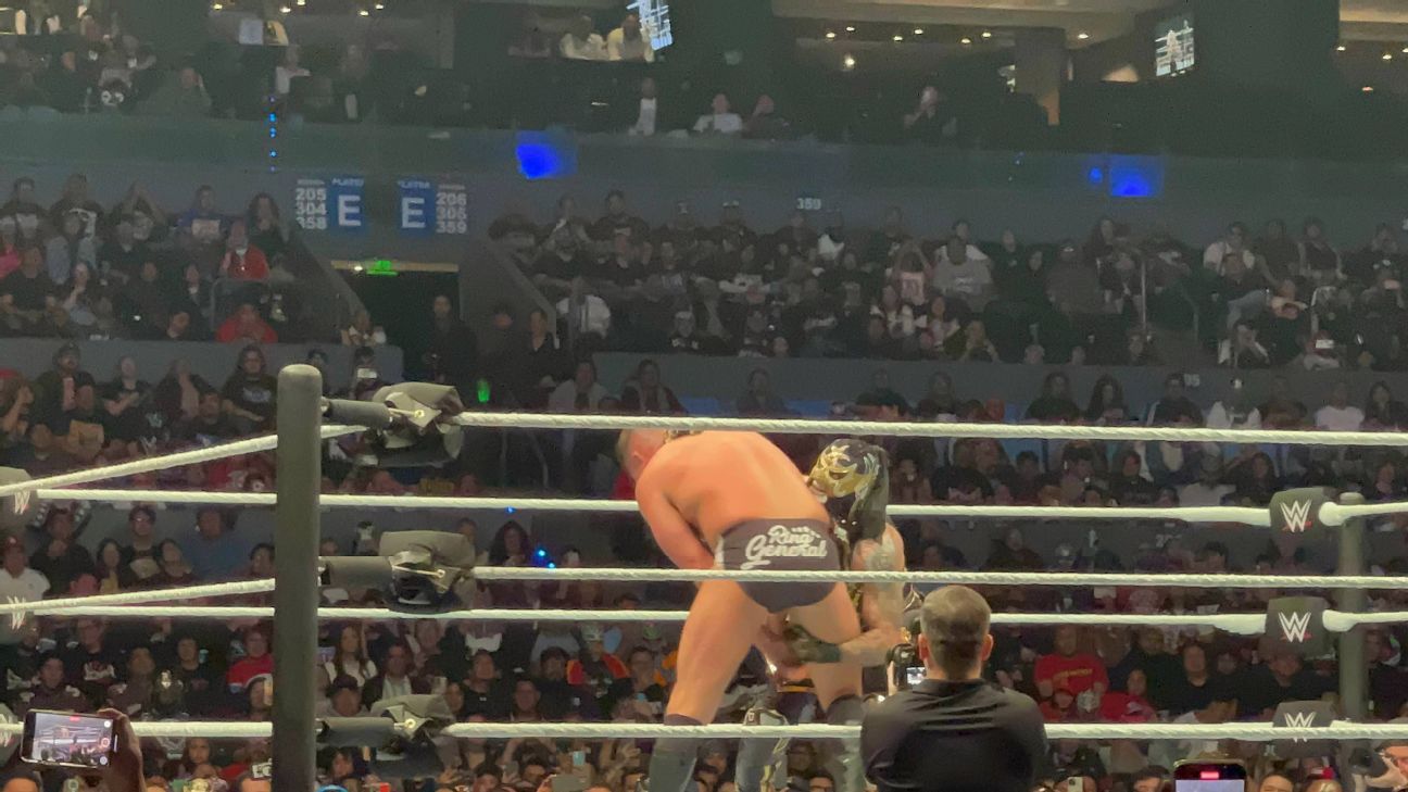 WWE triunfó con Supershow en CDMX, pero Penta perdió vs Gunther - ESPN
