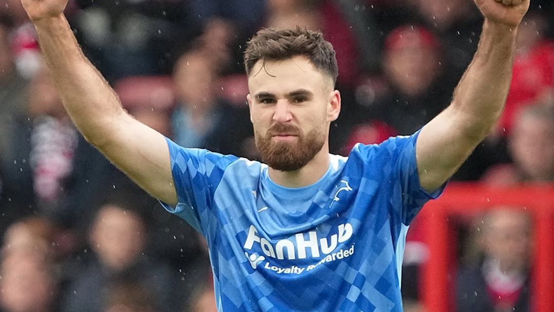 DT de Derby County llenó de elogios el debut goleador de Ben Brereton ...