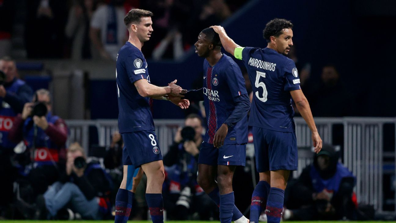 PSG's Achraf Hakimi exits in tears after wild Luis Díaz tackle - ESPN