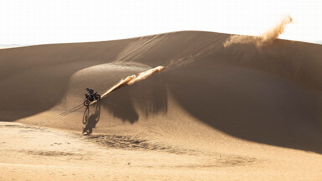 Schareina ganó la novena etapa en motos y Sanders le arrebató el ...