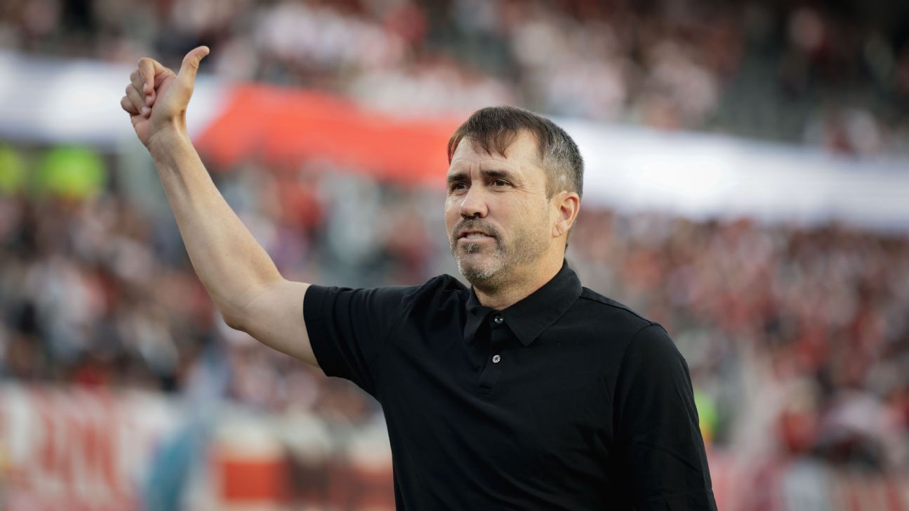 Cómo le fue a Eduardo Coudet en clásicos como DT de River - ESPN