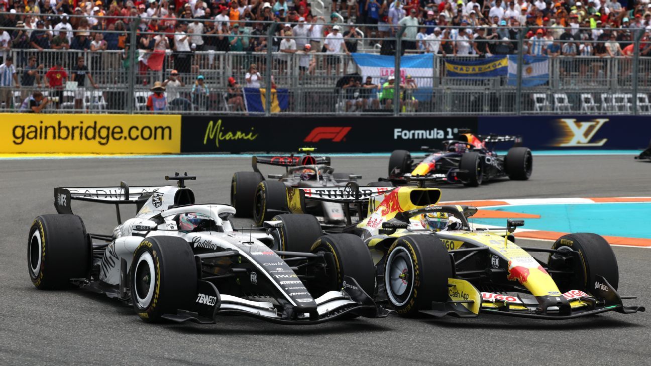 Checo Pérez terminó 16 en el GP de Miami - ESPN