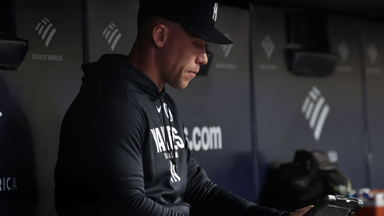 Yankees' Aaron Judge out with 'nagging' bone bruise near shoulder - ESPN